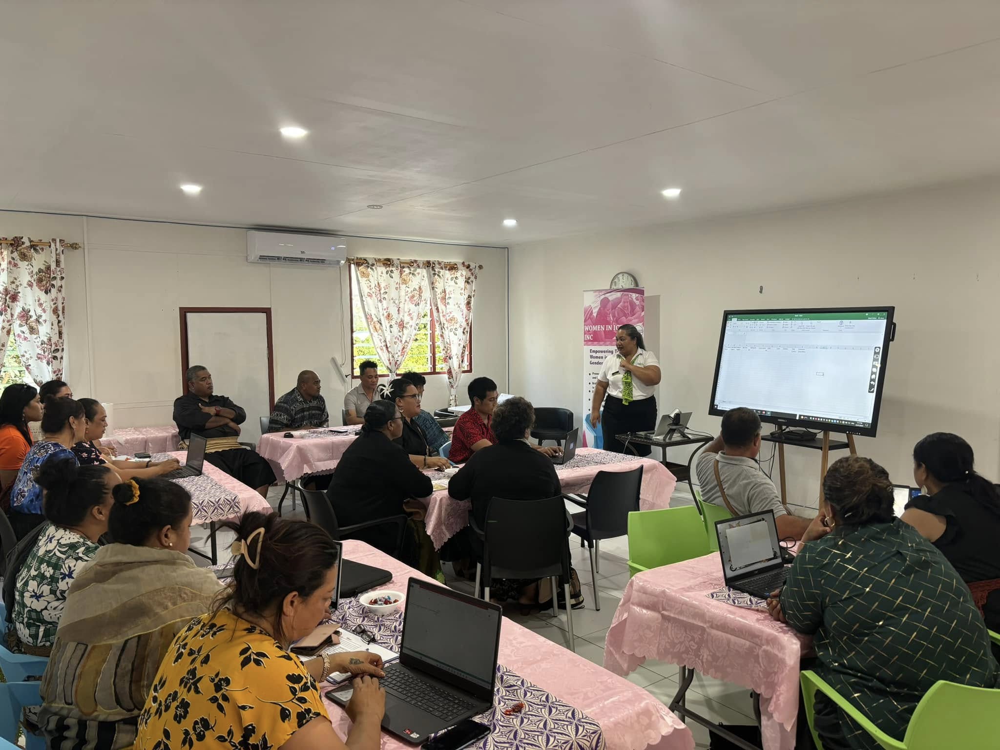 Women and youth gain digital literacy and leadership skills in Tonga ...